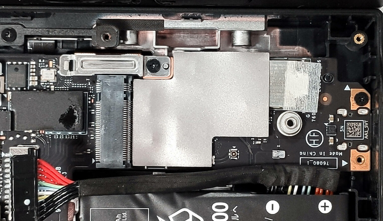 How to open Lenovo Legion Go – disassembly and upgrade options ...