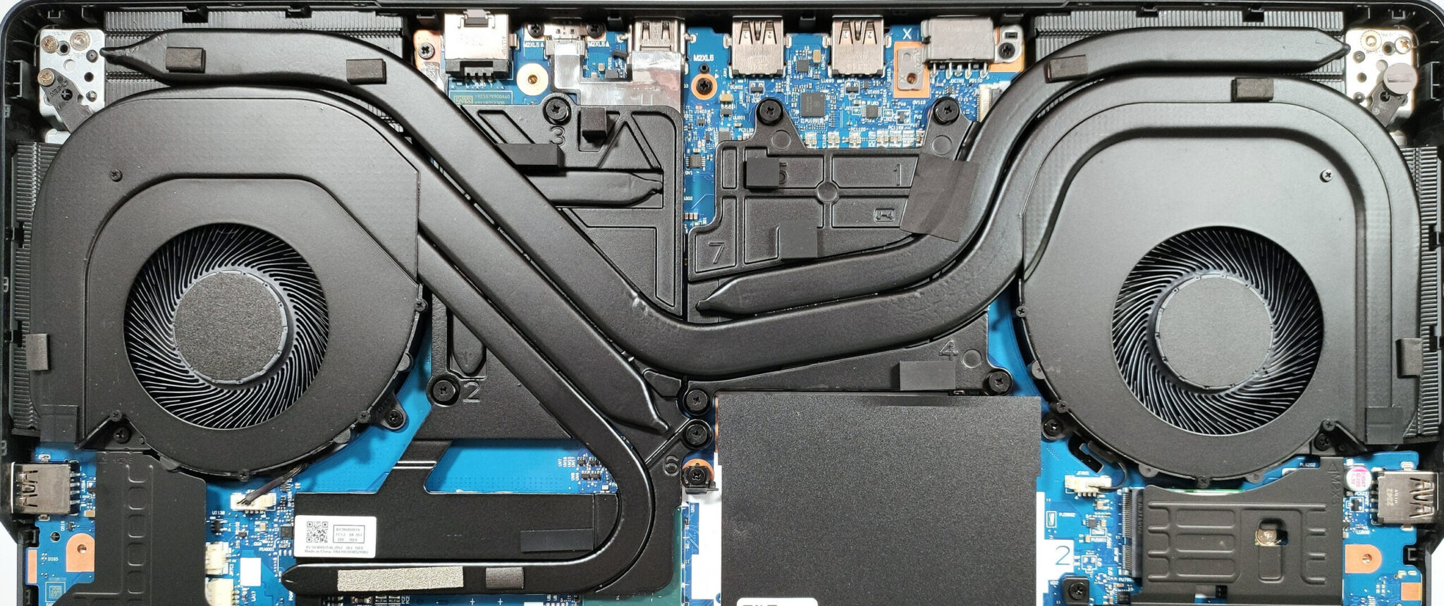 How to open Lenovo Legion Pro 5i (16, Gen 9) – disassembly and upgrade ...