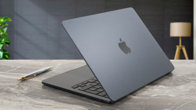 Apple MacBook Air (13", M3) review - A Great Travel Companion with Long ...