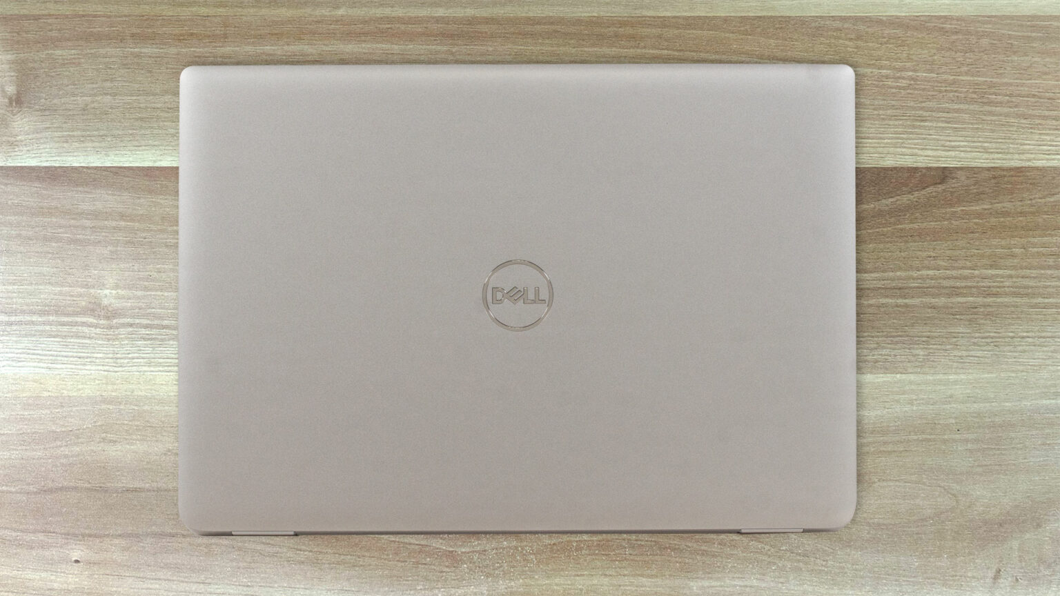 Dell Latitude 5340 レビュー - 旅行に便利な軽快なデバイス | LaptopMedia 日本