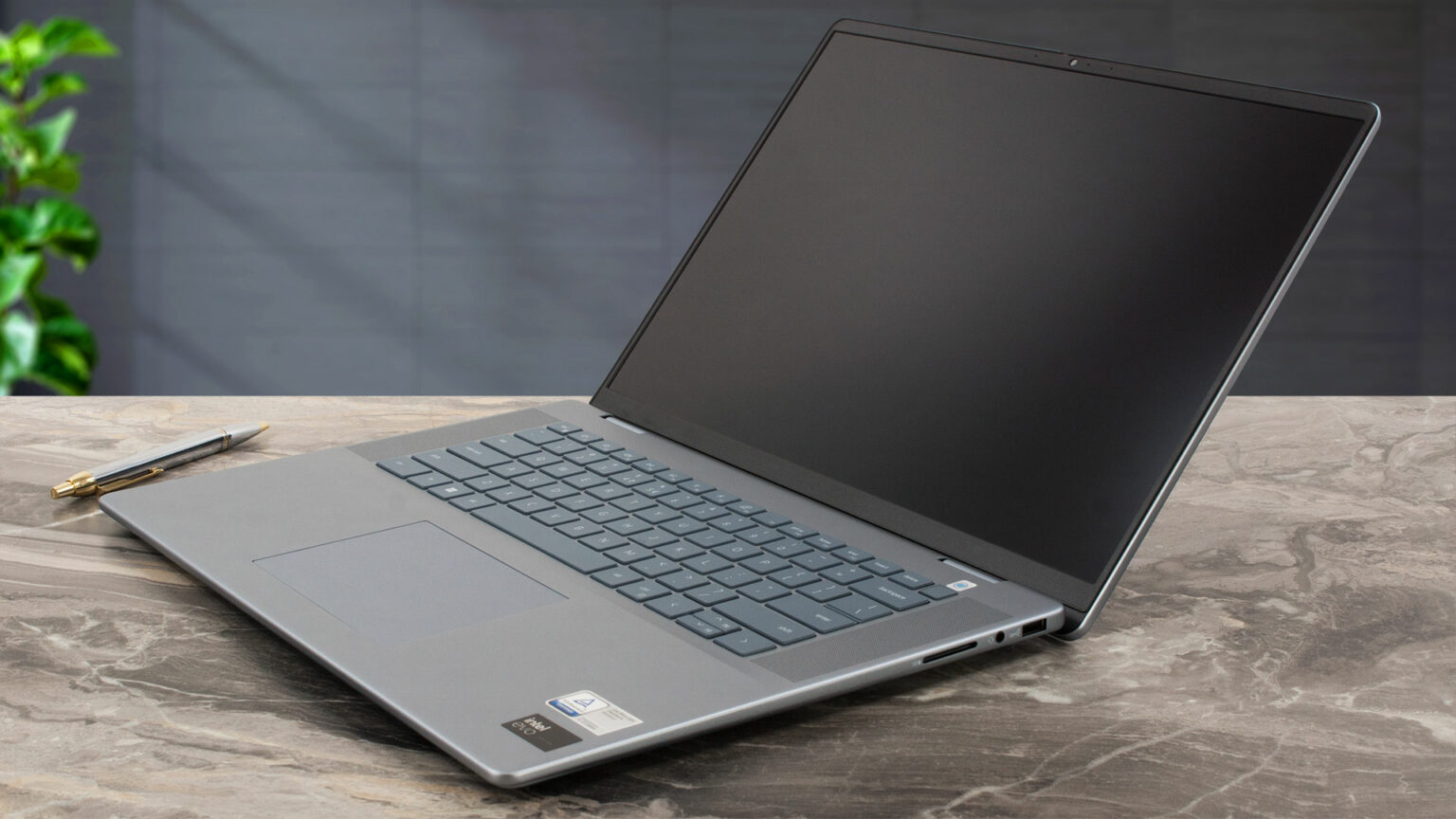 Dell Inspiron 16 Plus 7640 review - Power and Portability with Some ...