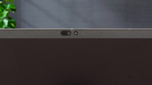 戴尔 Latitude 5340 评测--旅行必备的迅捷设备 | LaptopMedia 中国