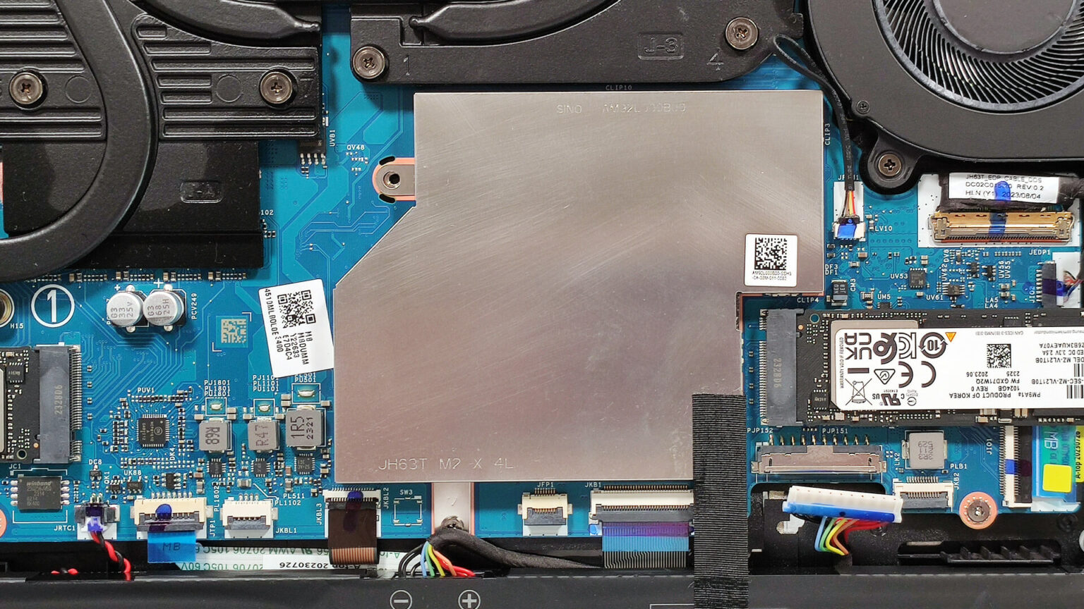 How to open Acer Predator Helios Neo 16 (PHN16-72) - disassembly and ...