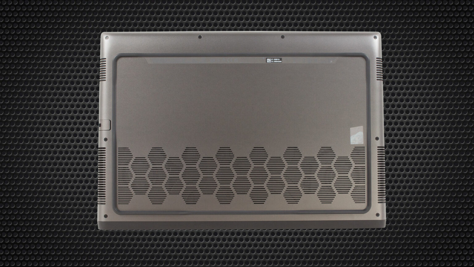 Alienware m16 R2 Review – Striking the Balance Between Gaming and ...