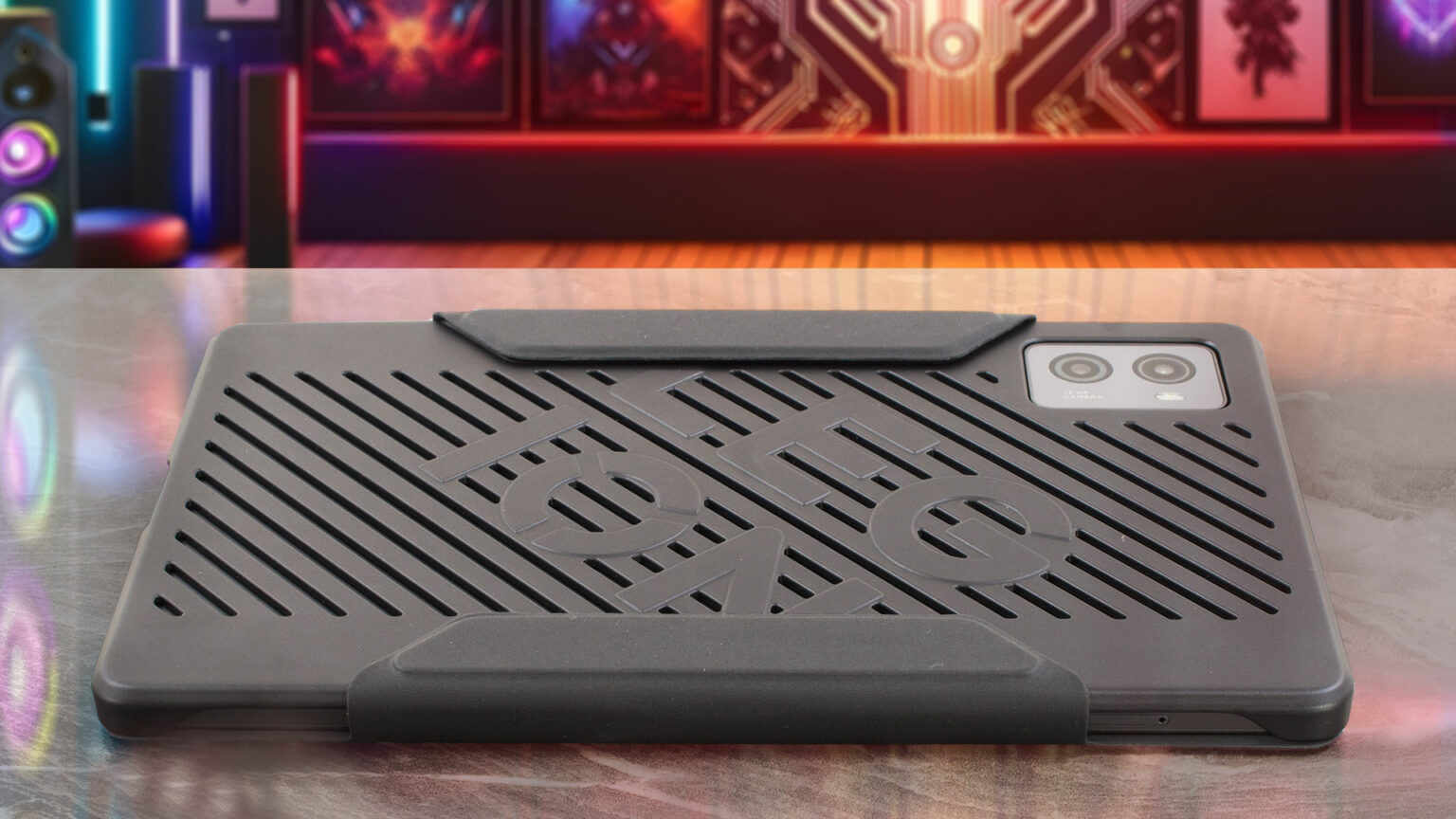 Lenovo Legion Tab (TB320FC) review - Small But Deadly | LaptopMedia.com