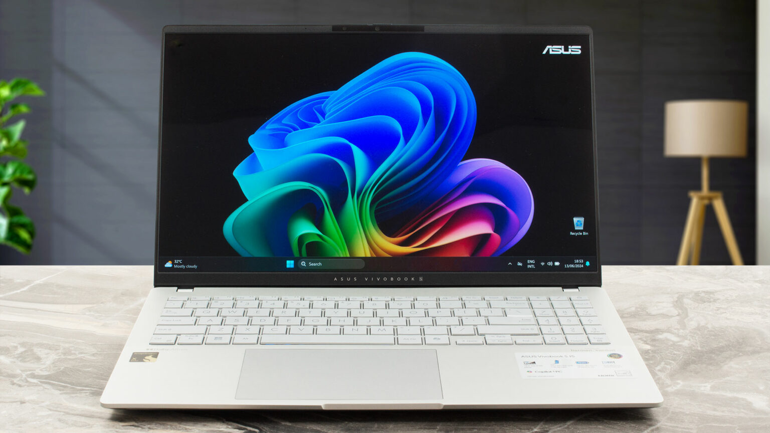 ASUS Vivobook S 15 OLED S5507 review - AI-Powered Everyday Companion ...