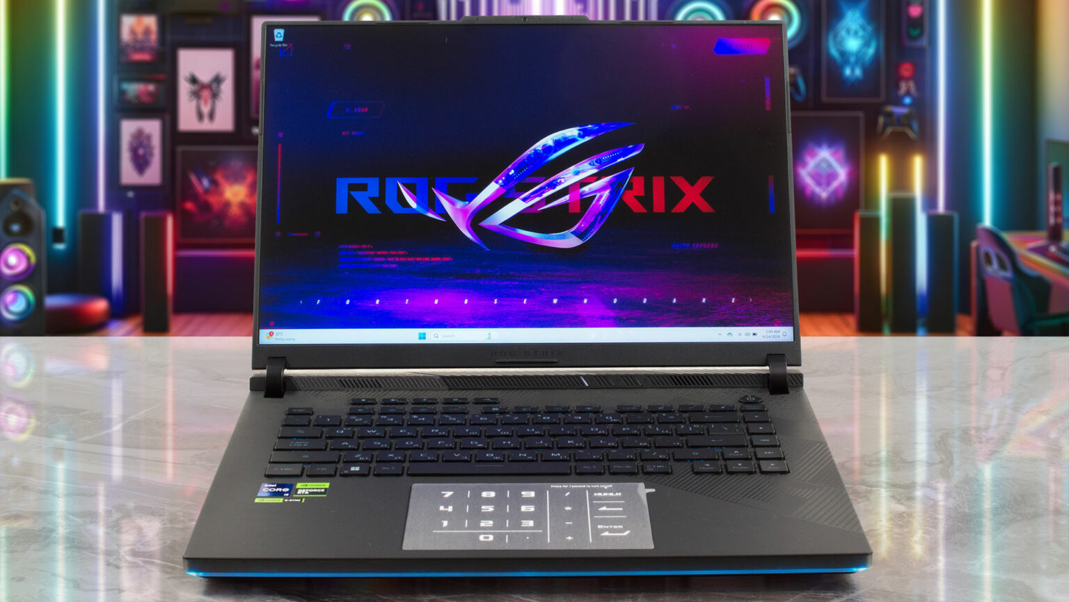 ASUS ROG Strix SCAR 18 (G834, 2024) vs ASUS ROG Strix SCAR 16 (G634 ...