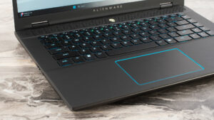 Alienware m16 R2 Review – Striking the Balance Between Gaming and ...