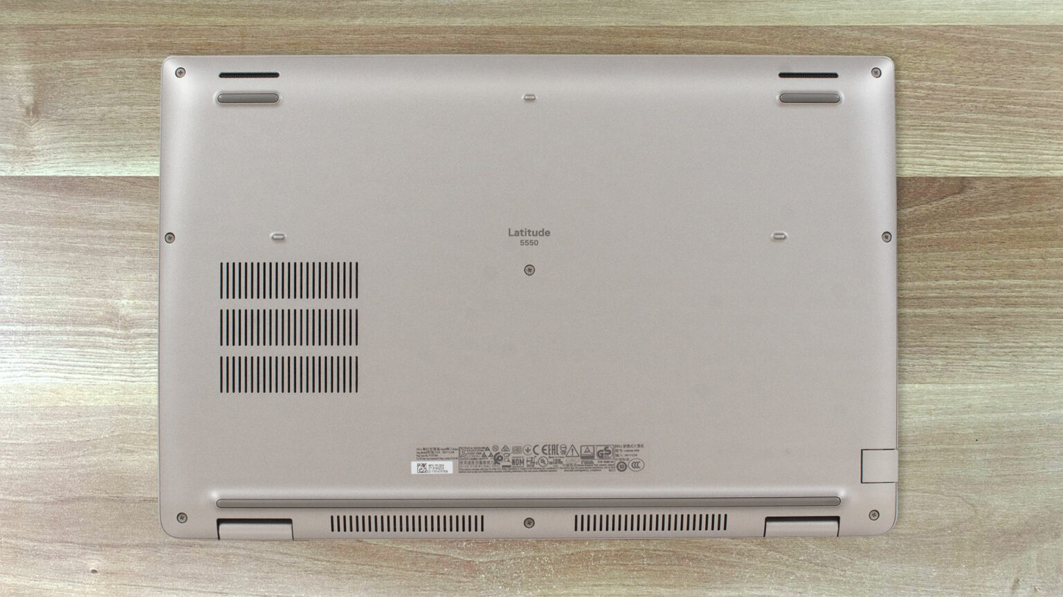 Análisis de Dell Latitude 5550: un equipo de oficina casi silencioso ...