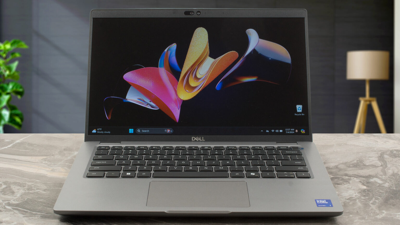 Dell Latitude 5450 review - Small but Fast | LaptopMedia.com