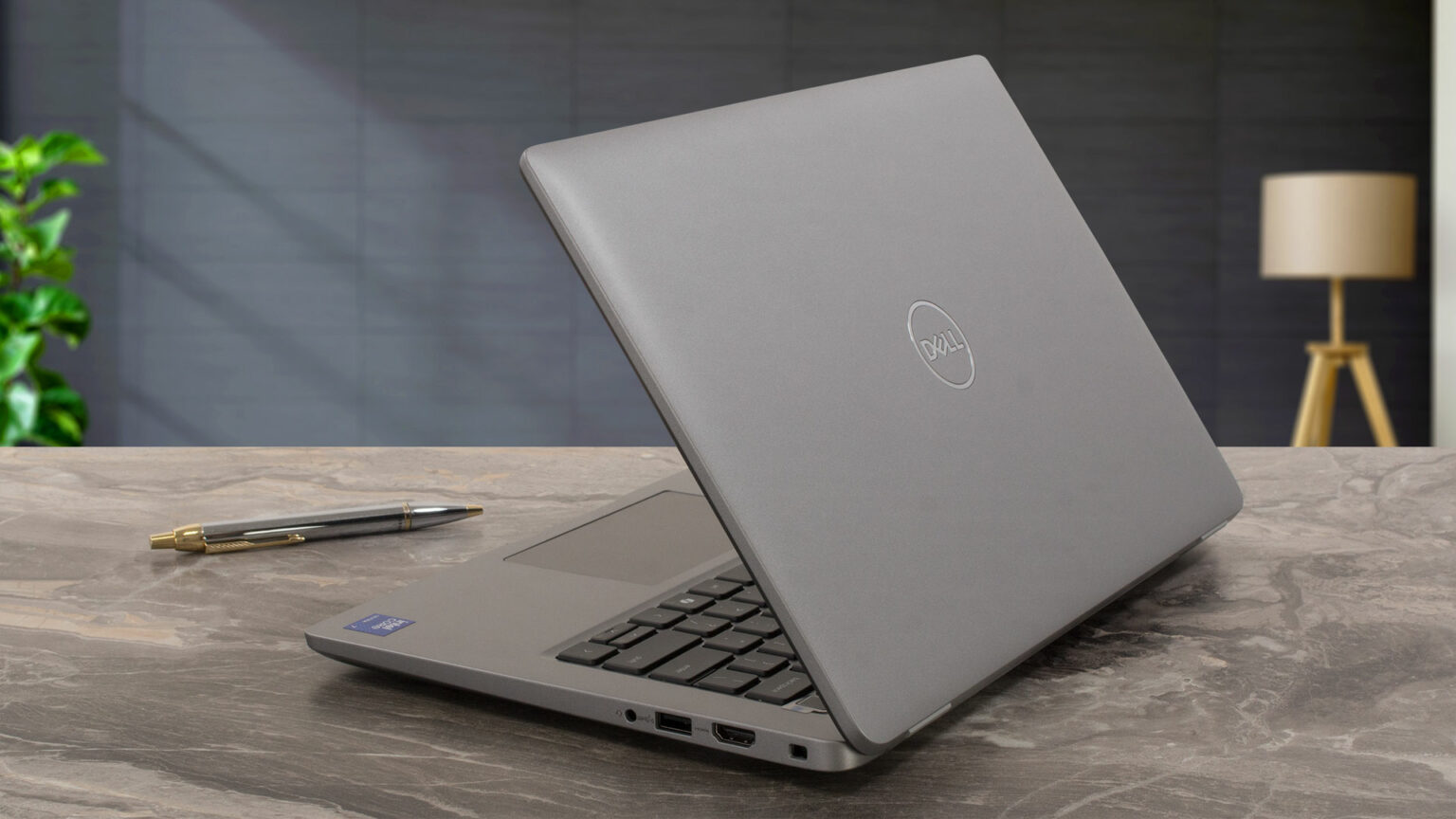 Dell Latitude 5450 review - Small but Fast | LaptopMedia.com