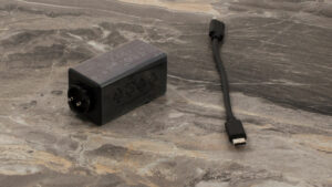 华硕 Zenbook S 16 (UM5606) 评测 - 高性能、高效率的超薄机身 | LaptopMedia 中国