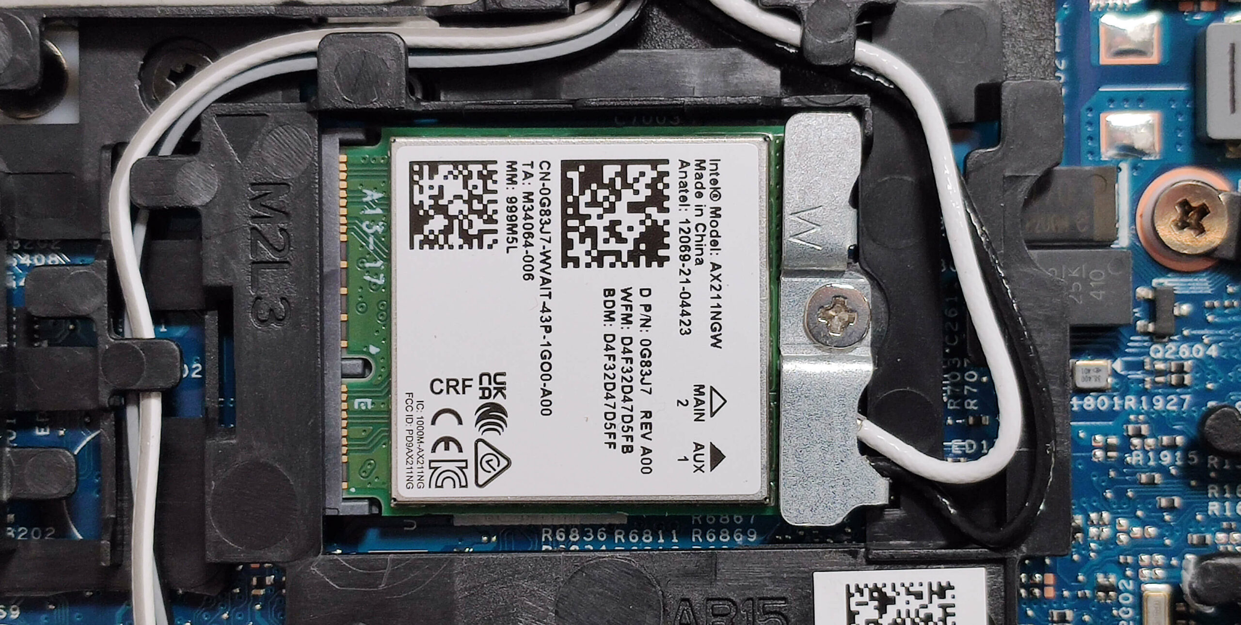 How to open Dell Latitude 5550 - disassembly and upgrade options | LaptopMedia.com