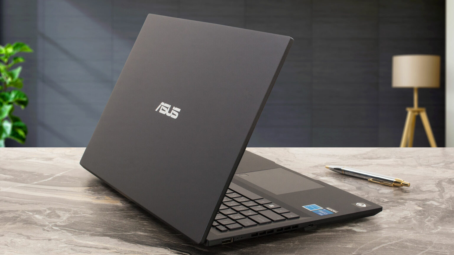 ASUS ExpertBook B1 (B1502, 13th Gen Intel) review – a Lot of Business ...
