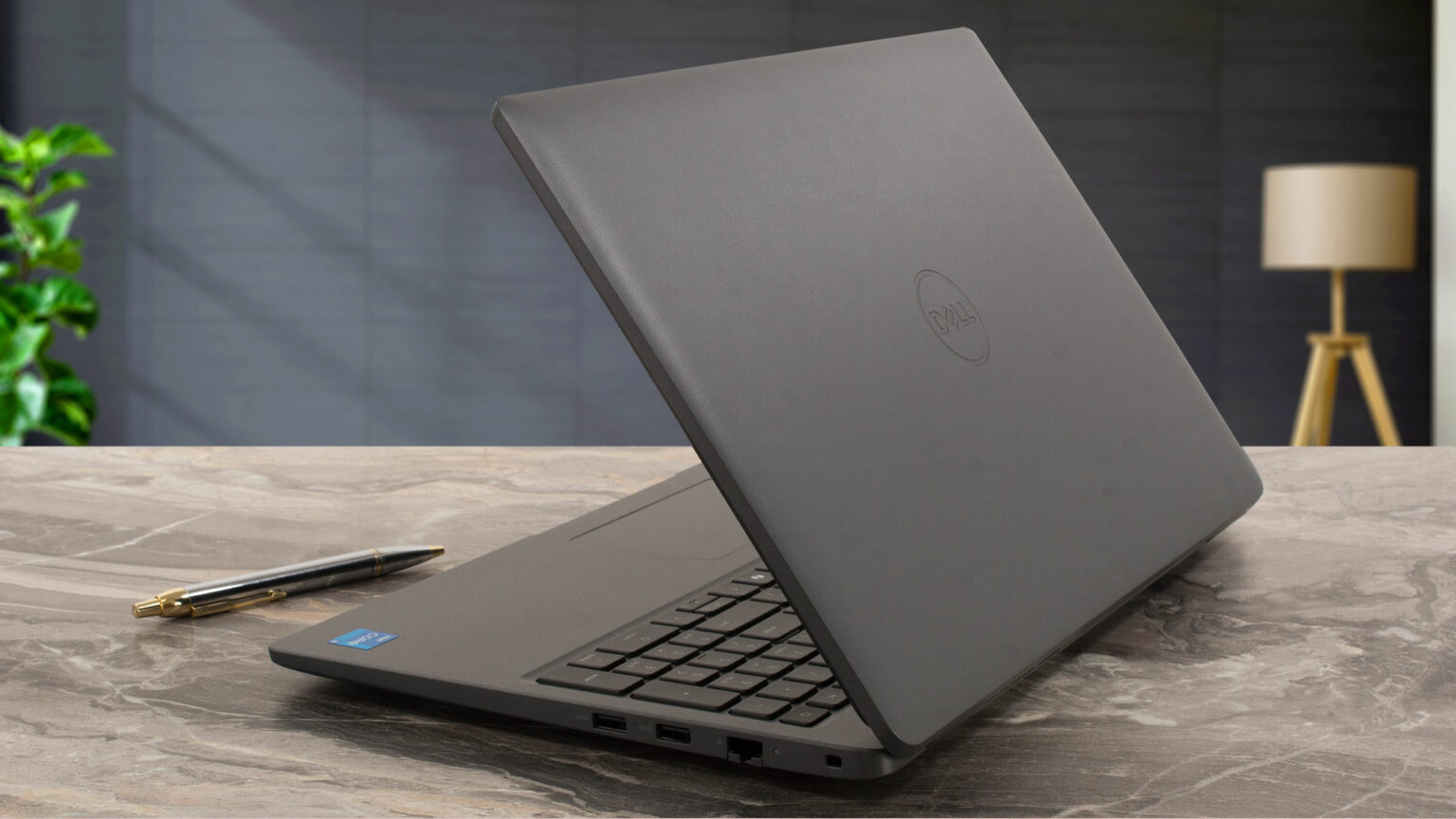 Dell Latitude 3550 review - A Workable Option with Quirks | LaptopMedia.com