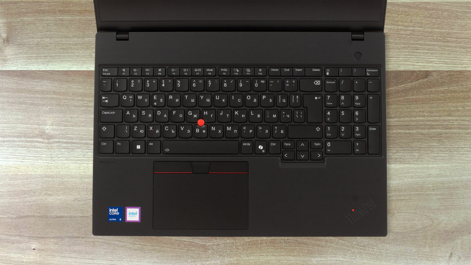 联想 ThinkPad T16 Gen 3 评测--性能快、显示效果好，但可能会发热 | LaptopMedia 中国