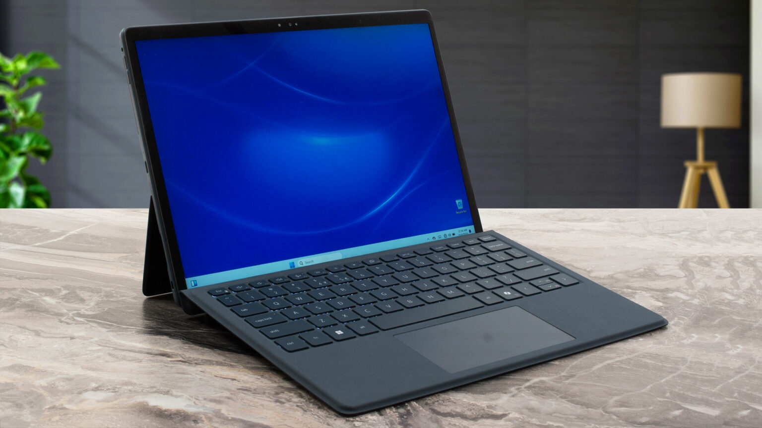 Dell Latitude 7350 Detachable review - Power in a Pocket | LaptopMedia UK
