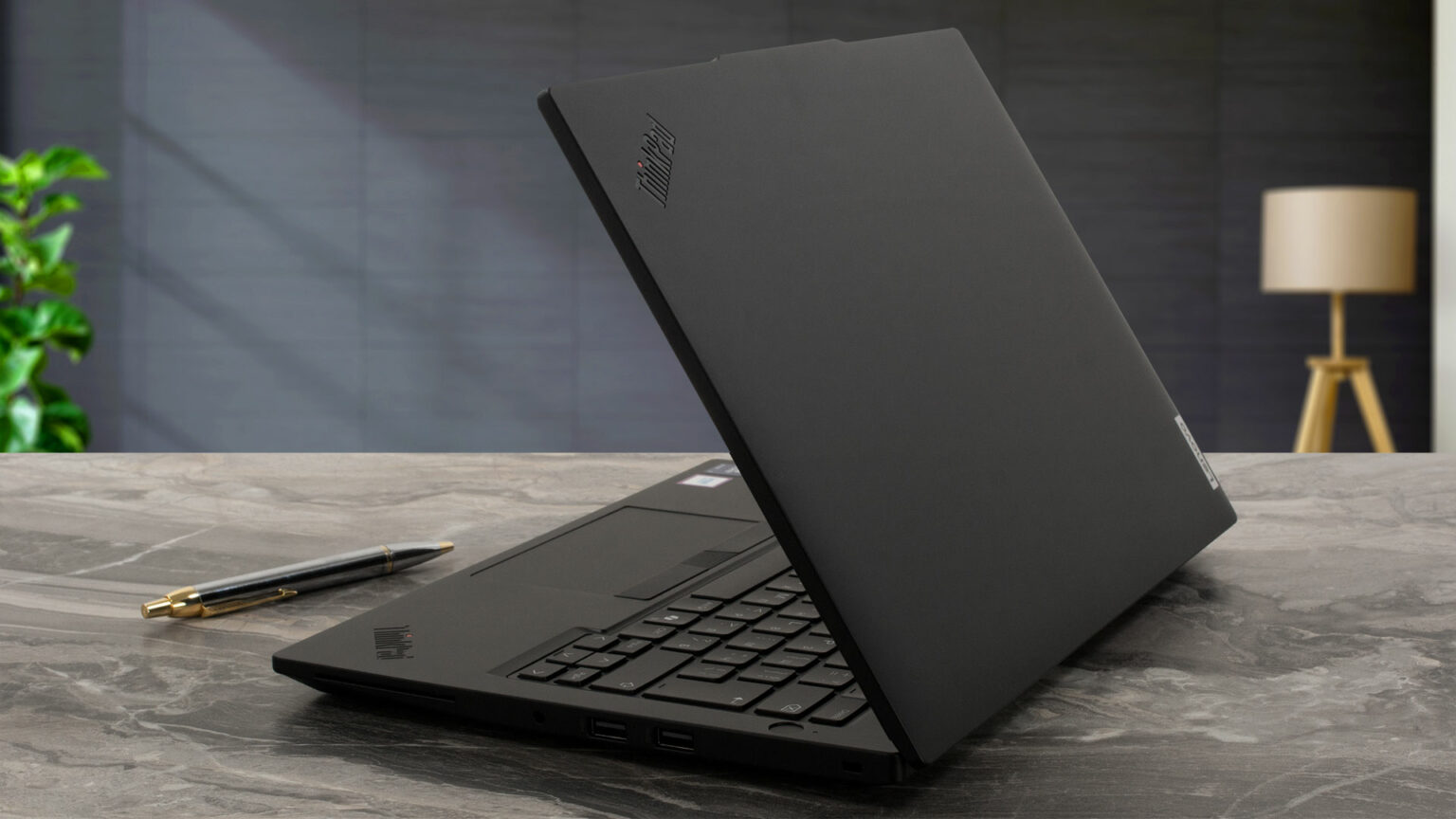 Análisis del Lenovo ThinkPad L14 Gen 5 (Intel) - Quiet Power | LaptopMedia España