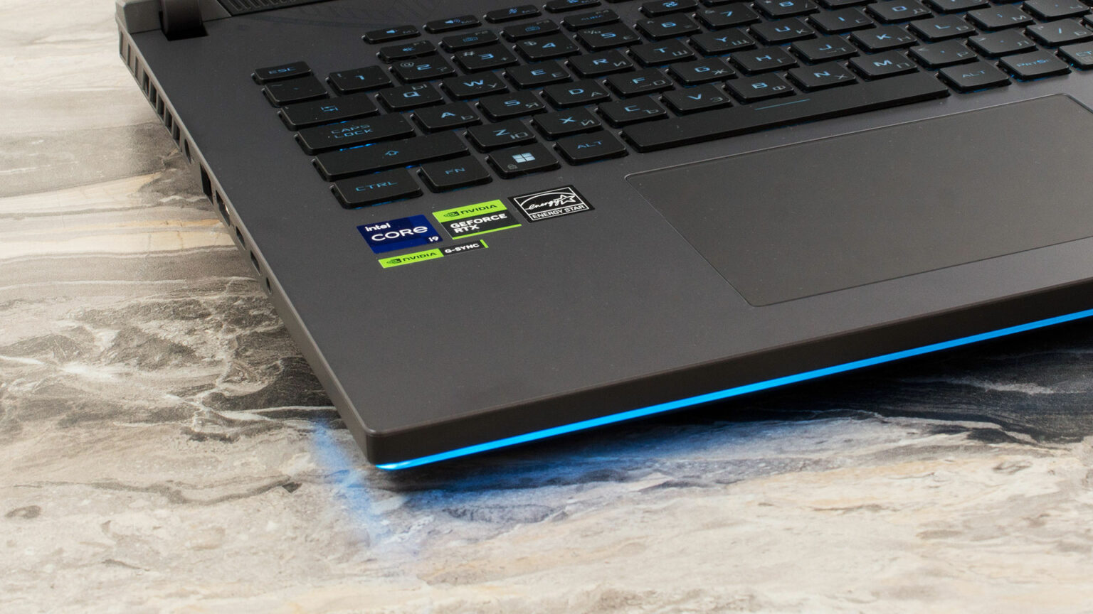 ASUS ROG Strix G18 G814 review - as Powerful as the G834 but Costs Less ...