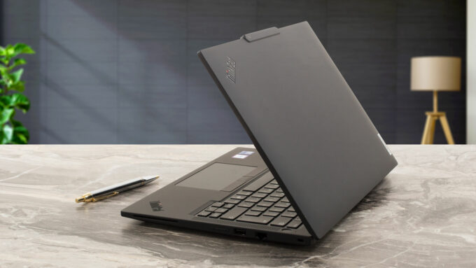 Lenovo ThinkPad T14 Gen 5 (Intel) review - Strong Build, Quiet Fan, But ...