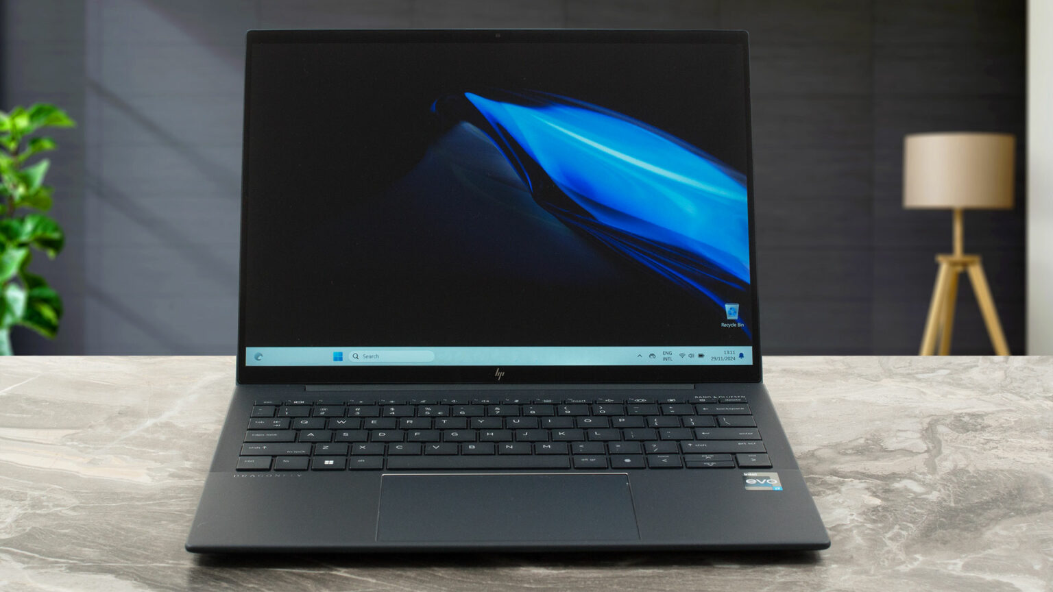 HP Dragonfly G4 review - The Business Traveler's Dream | LaptopMedia.com