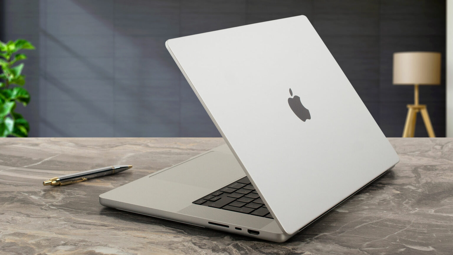 Apple MacBook Pro 16 (M4 Pro / M4 Max) 评测 - 面向专业人士的强大性能 | LaptopMedia 中国