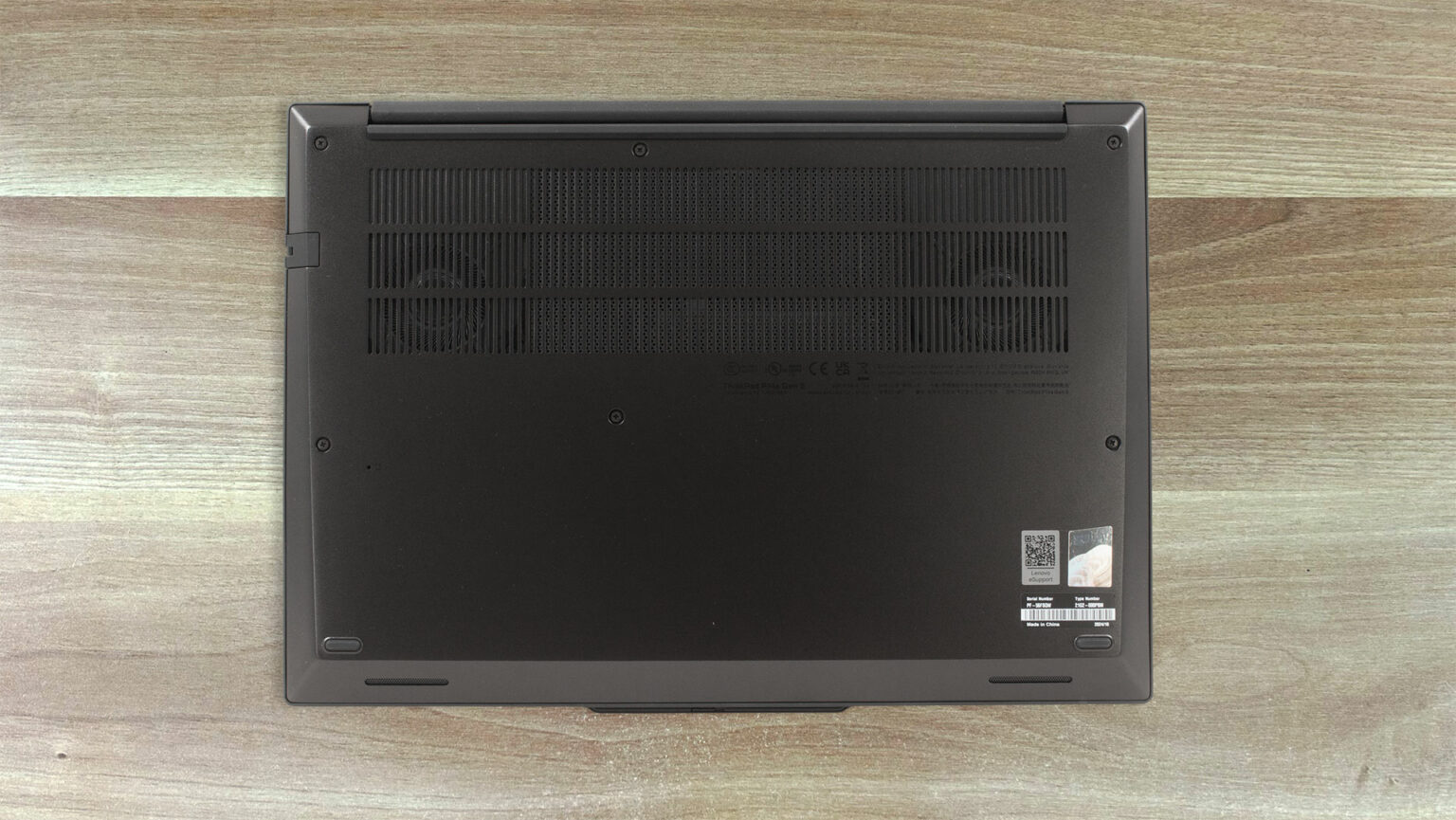 Critique du Lenovo ThinkPad P14s Gen 5 - Une station de travail haut de gamme qui privilégie le ...