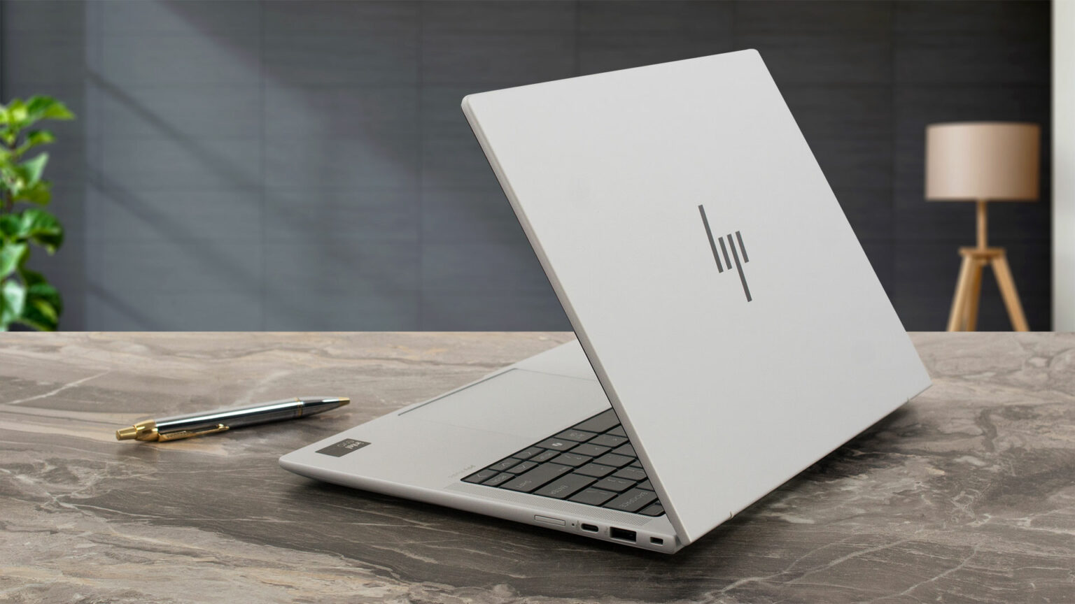 HP EliteBook 1040 G11 review - Impressive Performance in a Slim Package ...