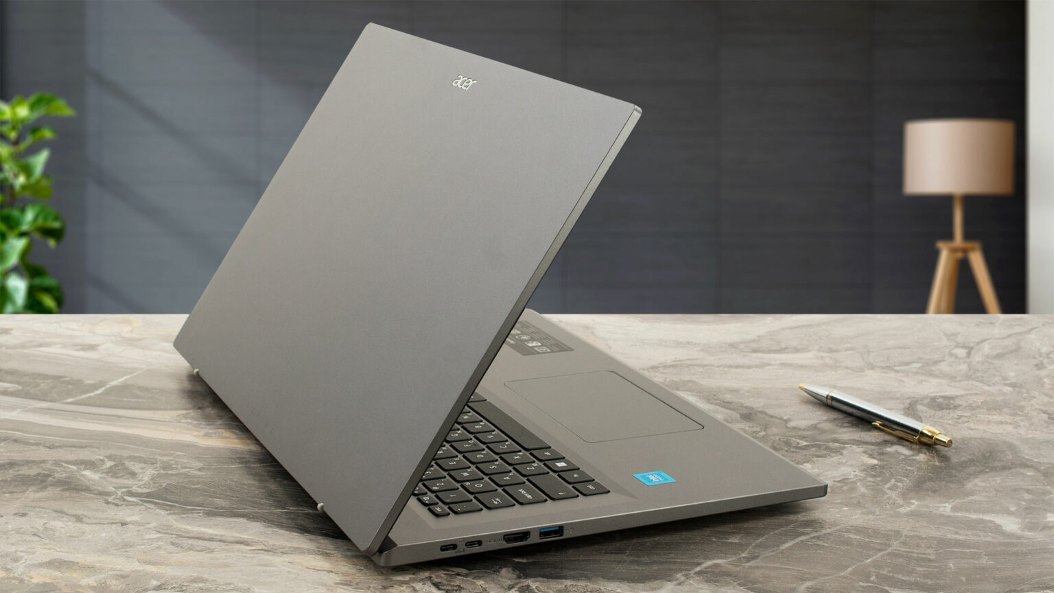Acer Aspire Go 17 (AG17-31P) Review - Is This the Budget 17-Inch Laptop ...