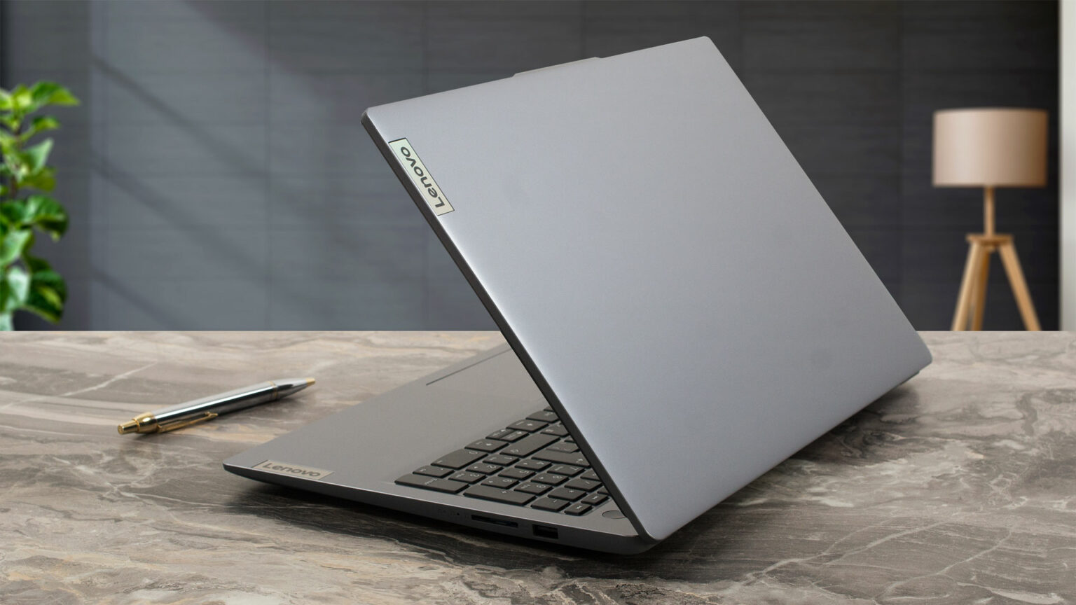 Lenovo IdeaPad Slim 3 15" Gen 8 (15IAN8) review - Portable & Affordable ...