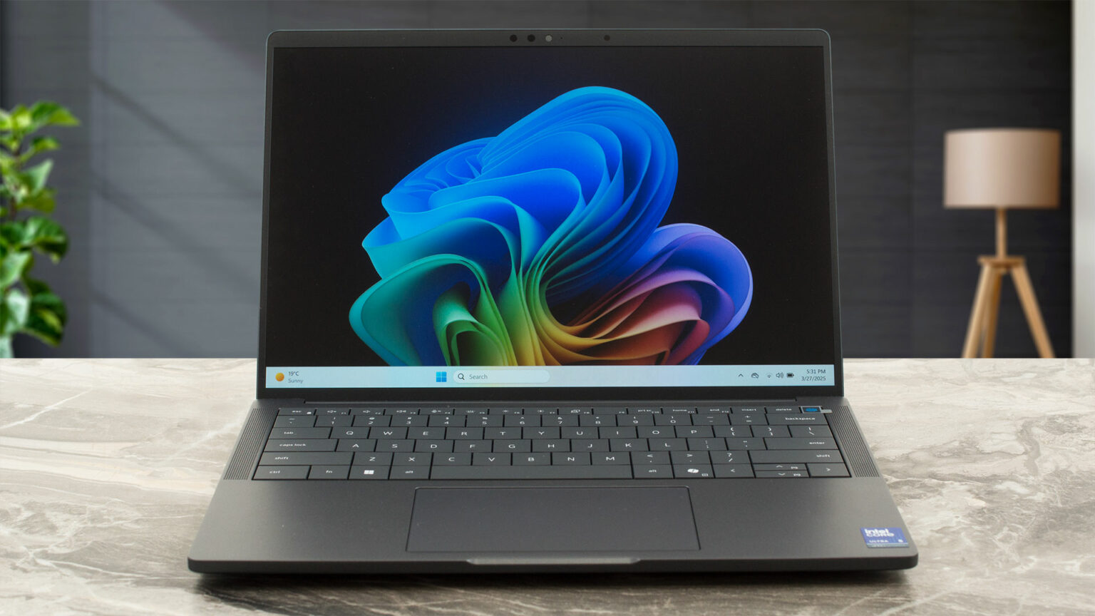 戴尔 Pro 14 Premium (PA14250) 评测--近乎完美的超极本，却有一个色盲缺陷--这是否会影响您的使用 ...