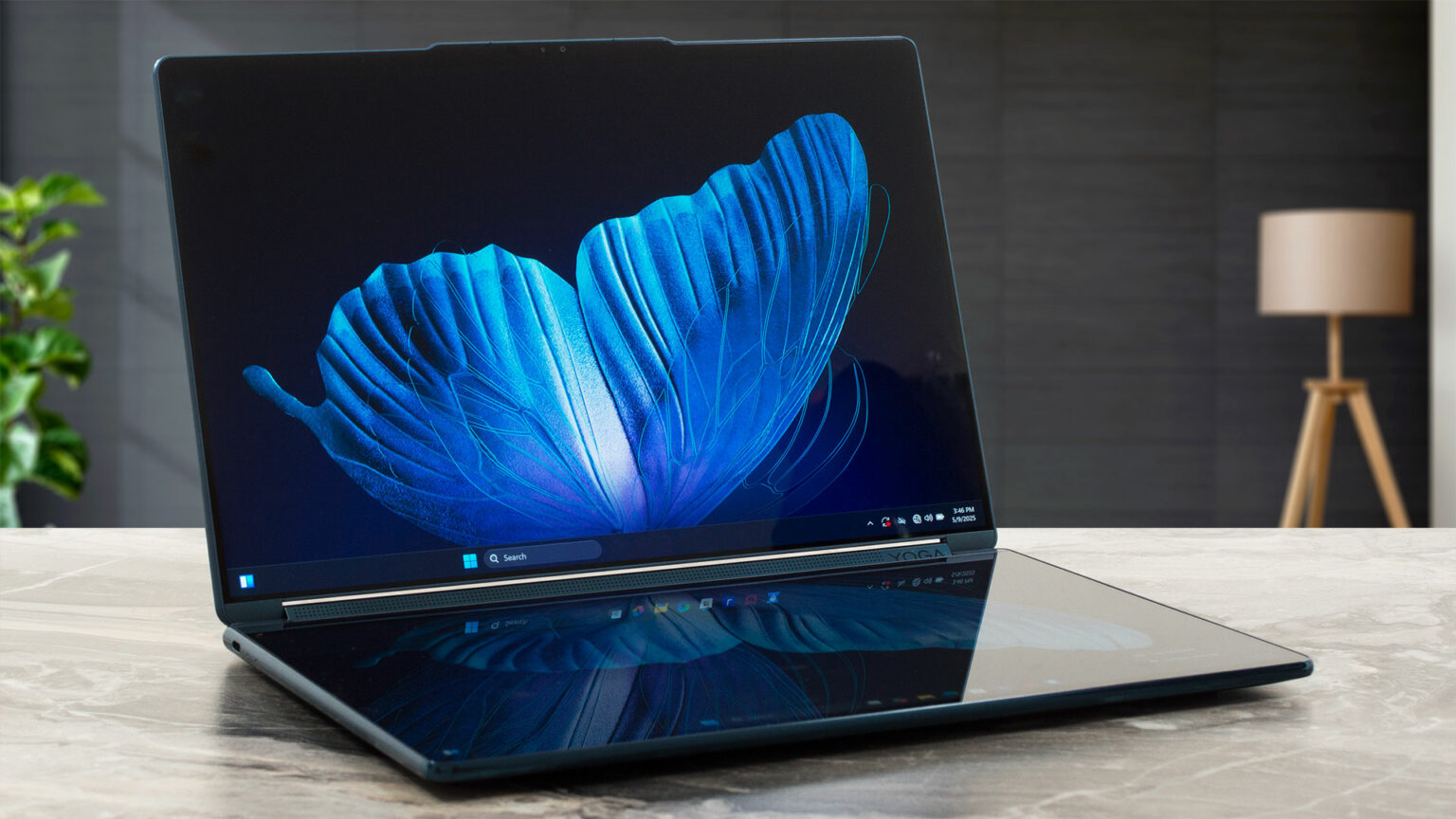 Recensione del Lenovo Yoga Book 9i (14", Gen 10) - Più di due schermi ...