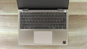 Dell Latitude 5455 review - 22+ Hour Battery! ...And a Pale Display ...