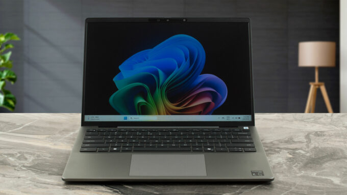 Dell Latitude 5455 review - 22+ Hour Battery! ...And a Pale Display ...