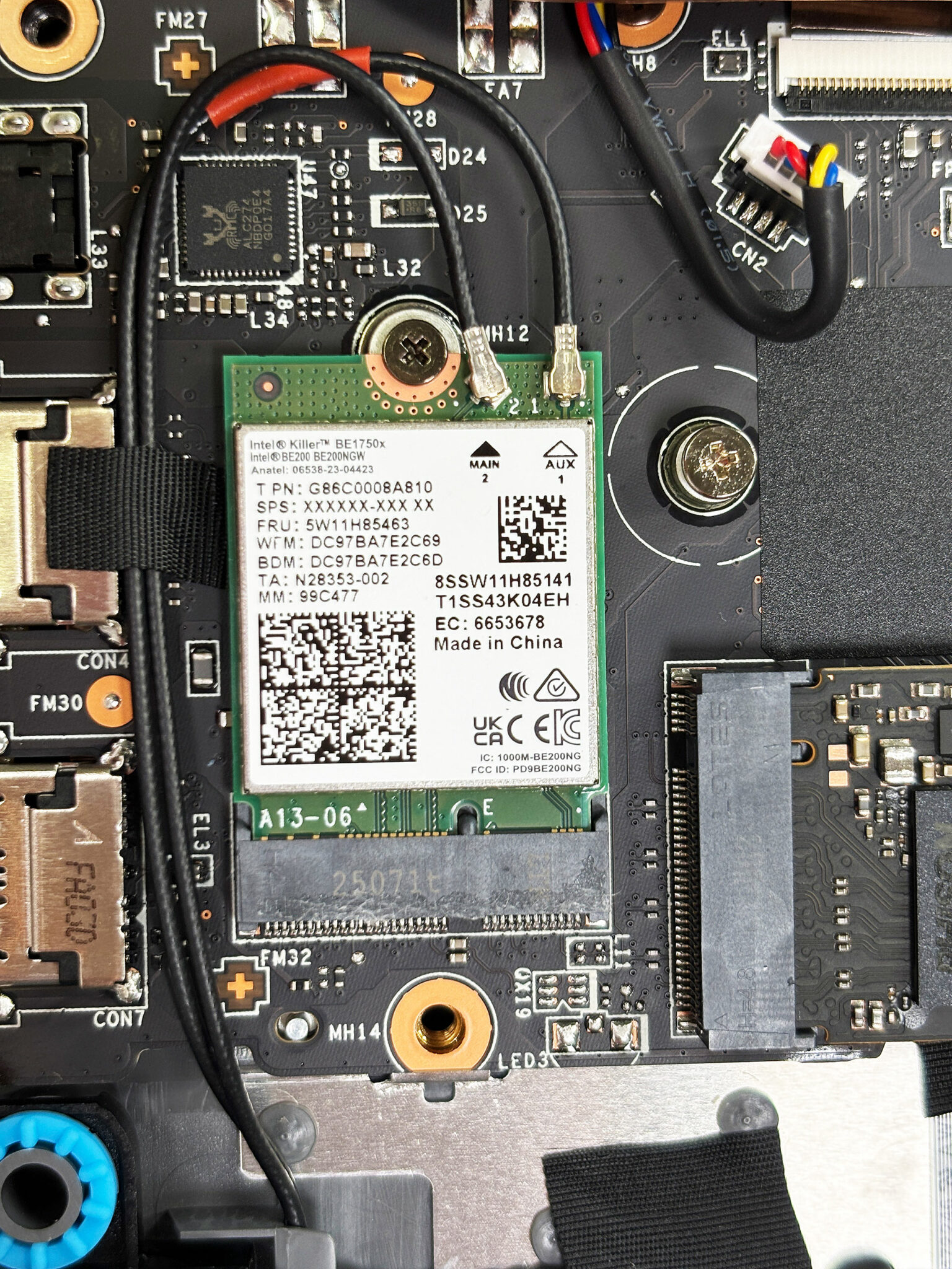 How to open MSI Vector 16 HX AI A2XW – disassembly and upgrade options ...
