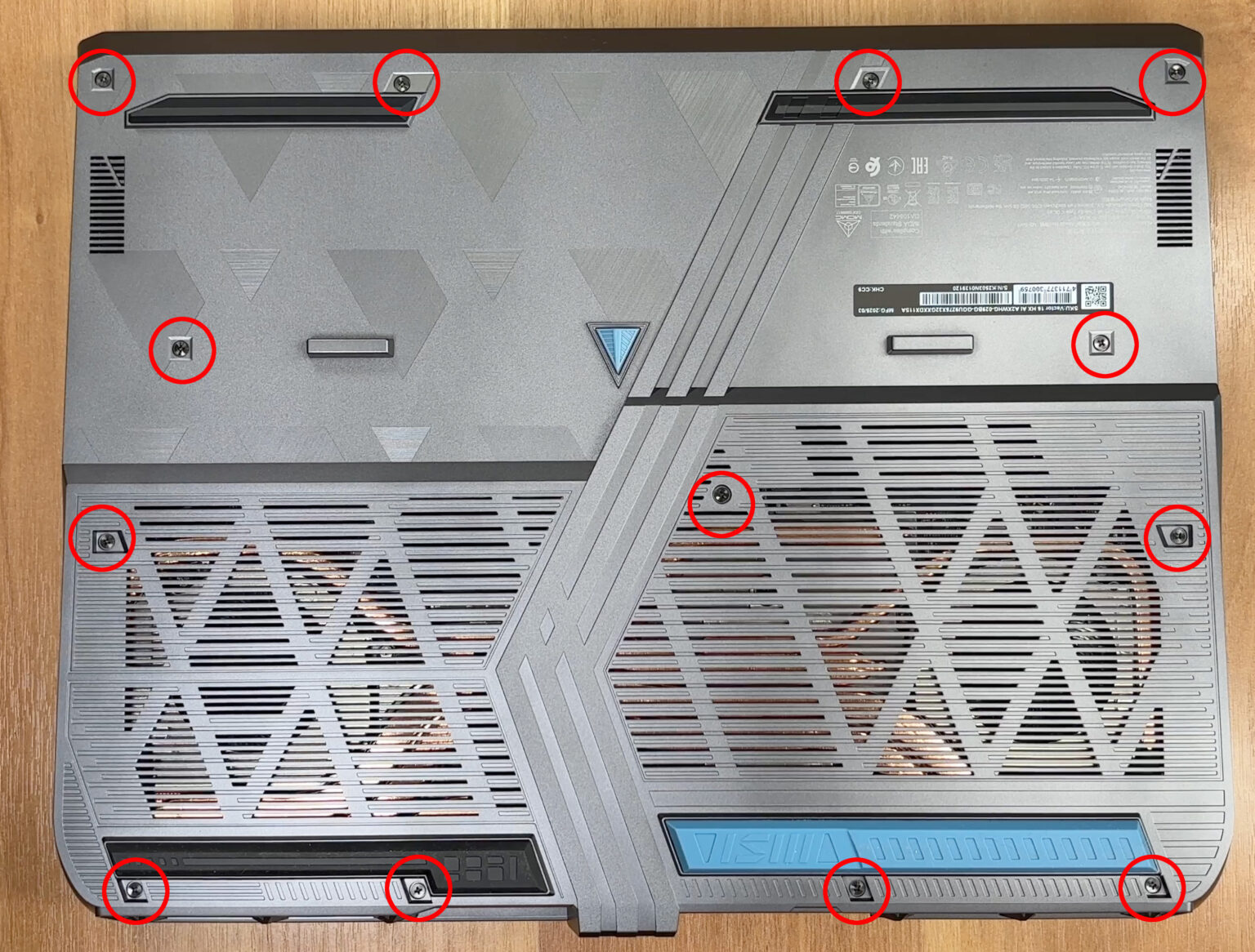 How to open MSI Vector 16 HX AI A2XW – disassembly and upgrade options ...