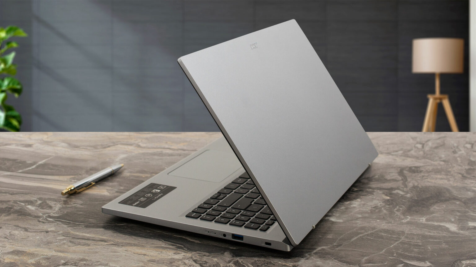 Acer Aspire Go 15 (AG15-71P) Review - The Unbeatable Value Laptop for ...