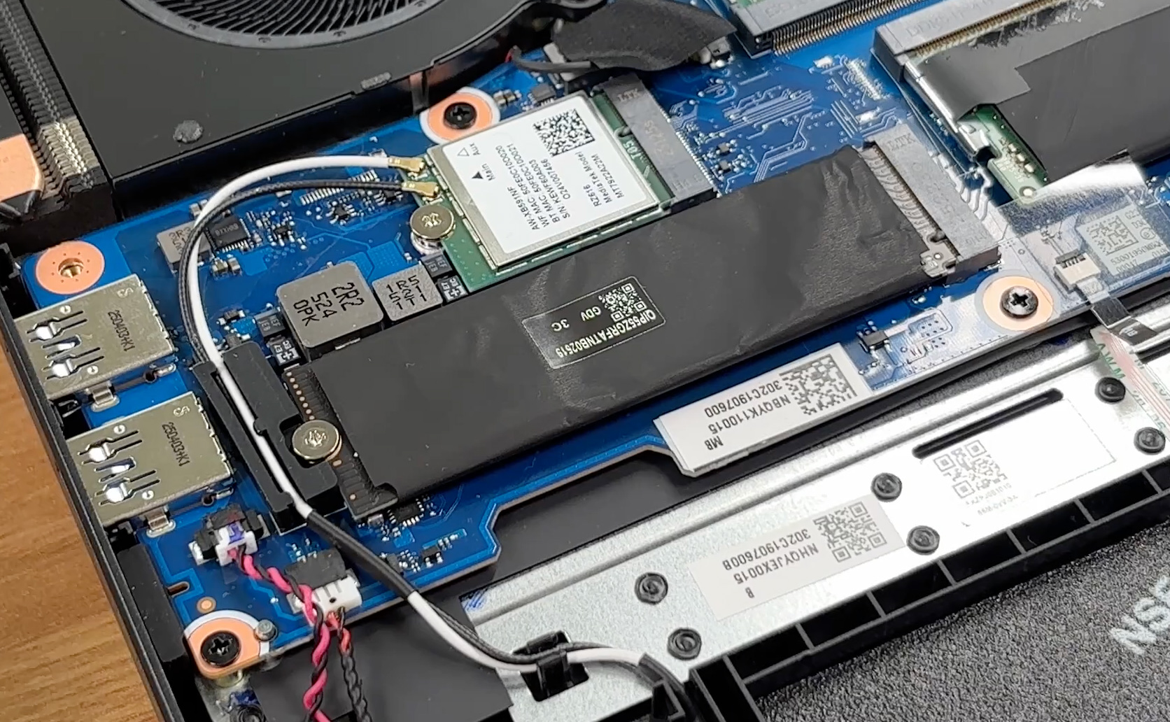 How to open Acer Nitro 18 AI (AN18-61) – disassembly and upgrade ...